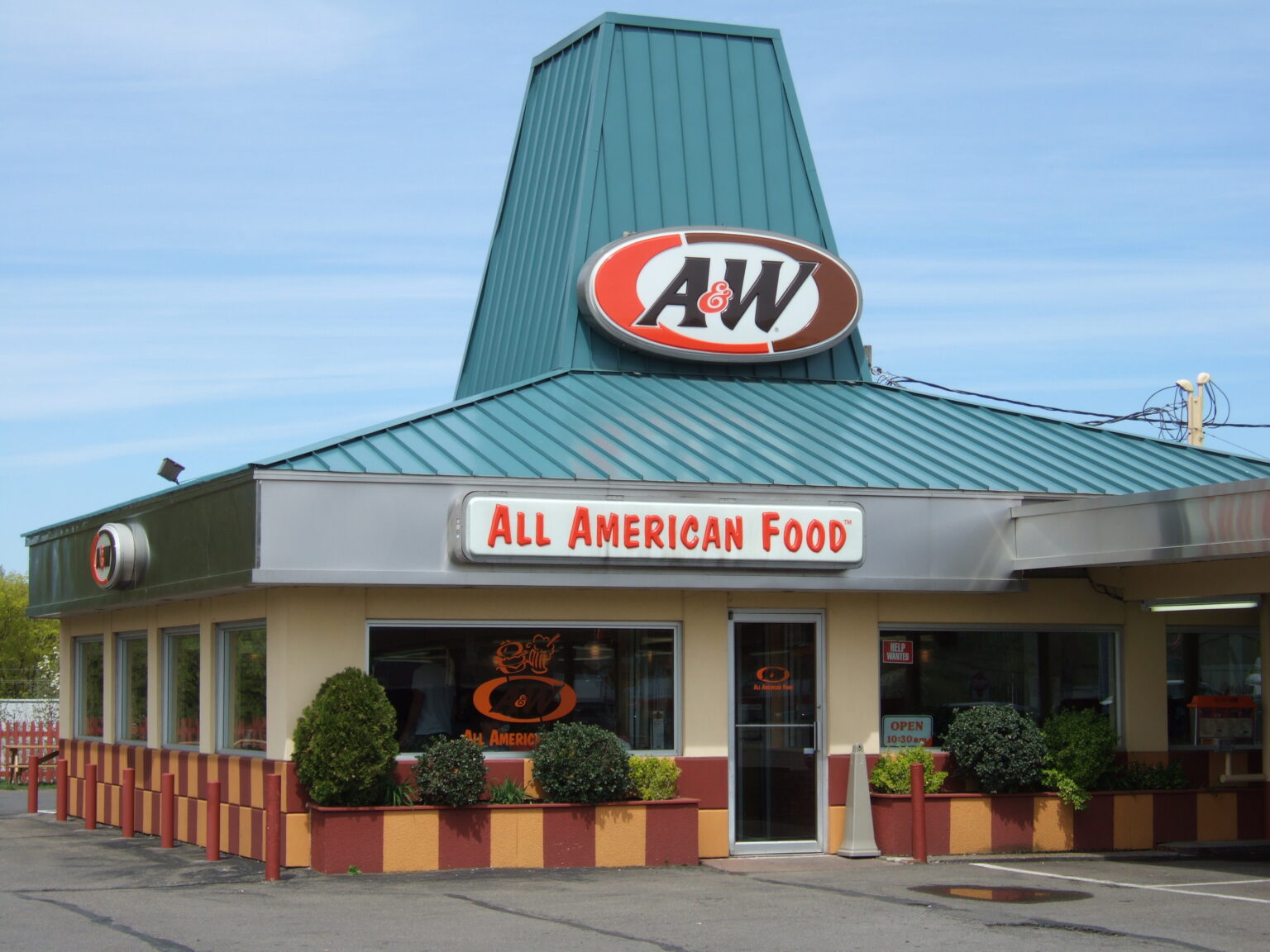 15 Forgotten Fast-Food Chains in the U.S. That Still Exist
