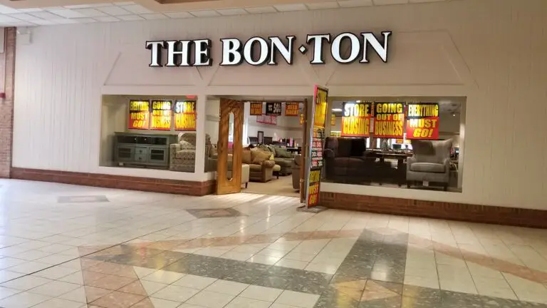 16 Forgotten U.S. Department Stores That Are Somehow Still Open