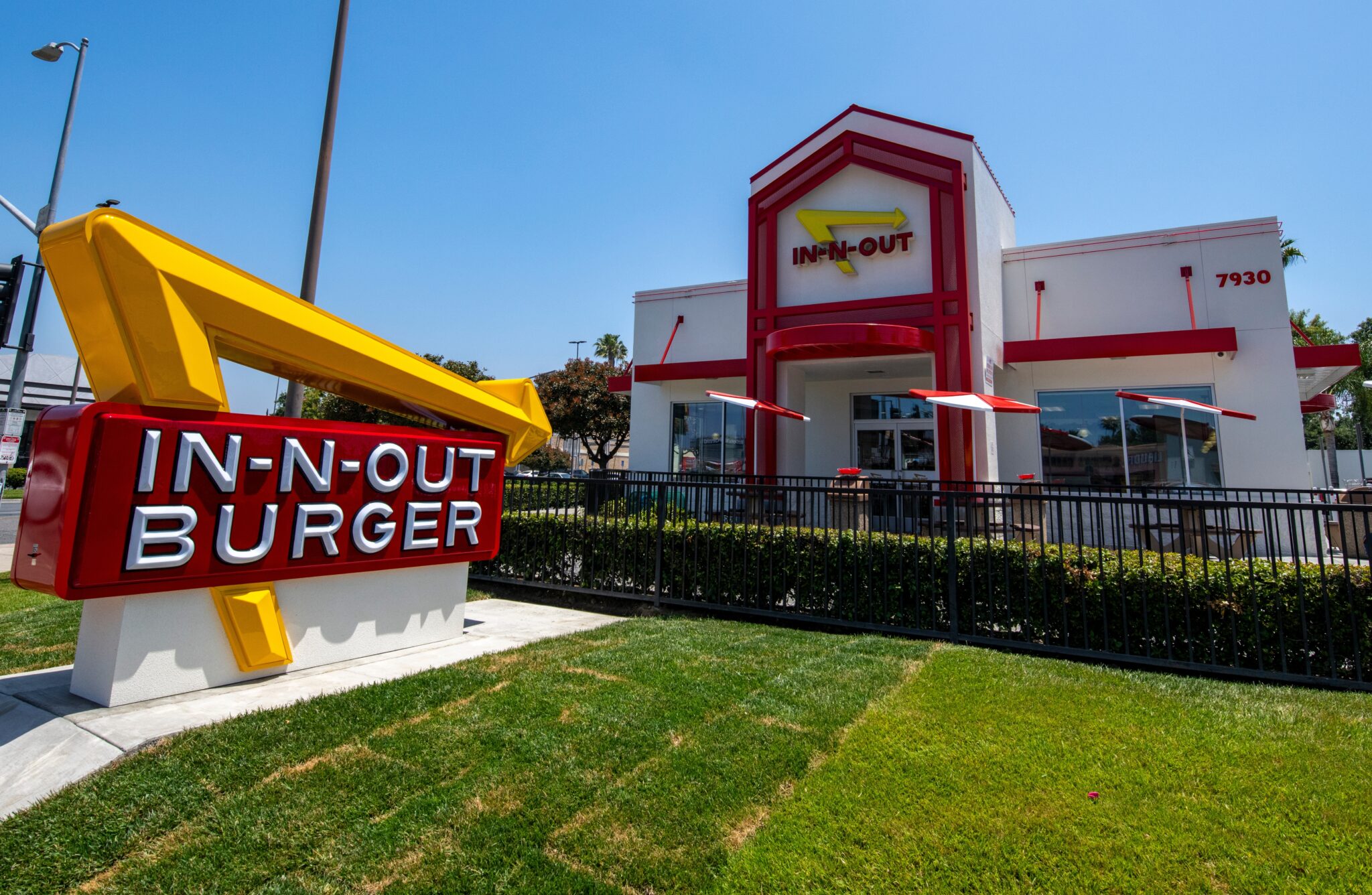 11 Worst Restaurant Chains and 9 You Should Eat at Instead