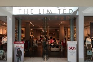 14 American Mall Stores That Defined a Generation and Then Disappeared ...