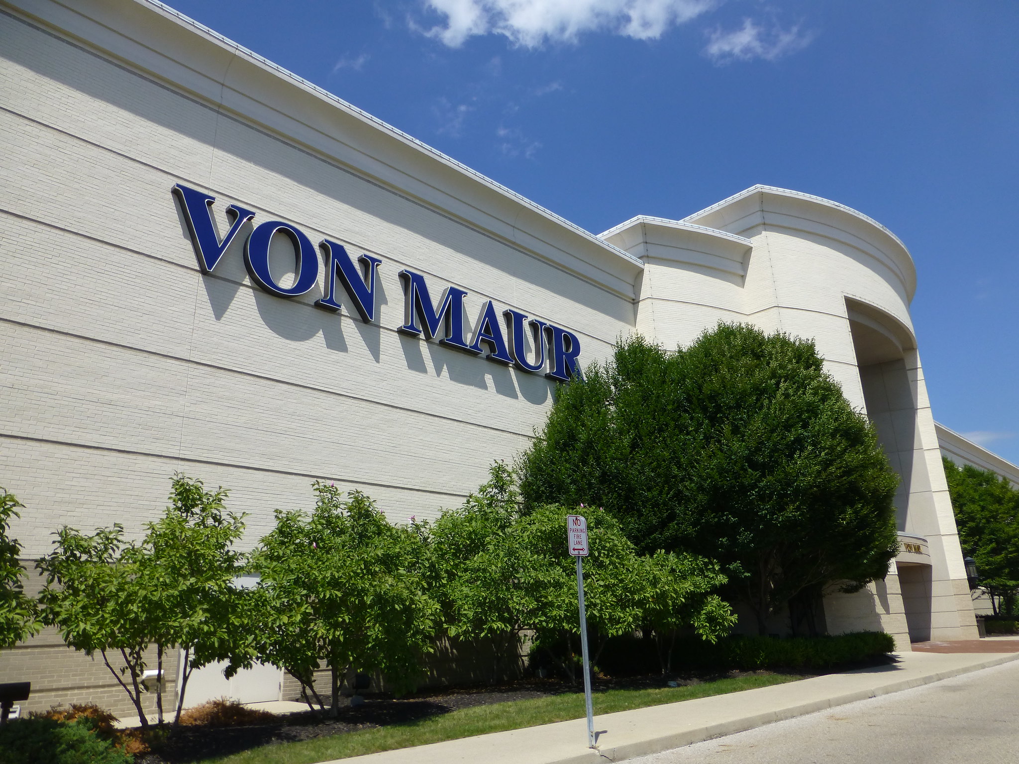 16 American Department Stores That Should Be History But Somehow Aren’t